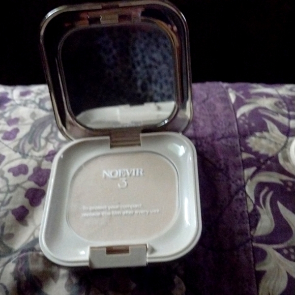 Noevir | Makeup | Noevir 3 Finishing Compact | Poshmark